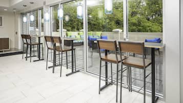 Pequeno-almoço tipo buffet diário incluído