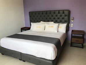 Quarto Elite | Cortinas/cortinados opacos, Wi-fi grátis, roupa de cama fornecida