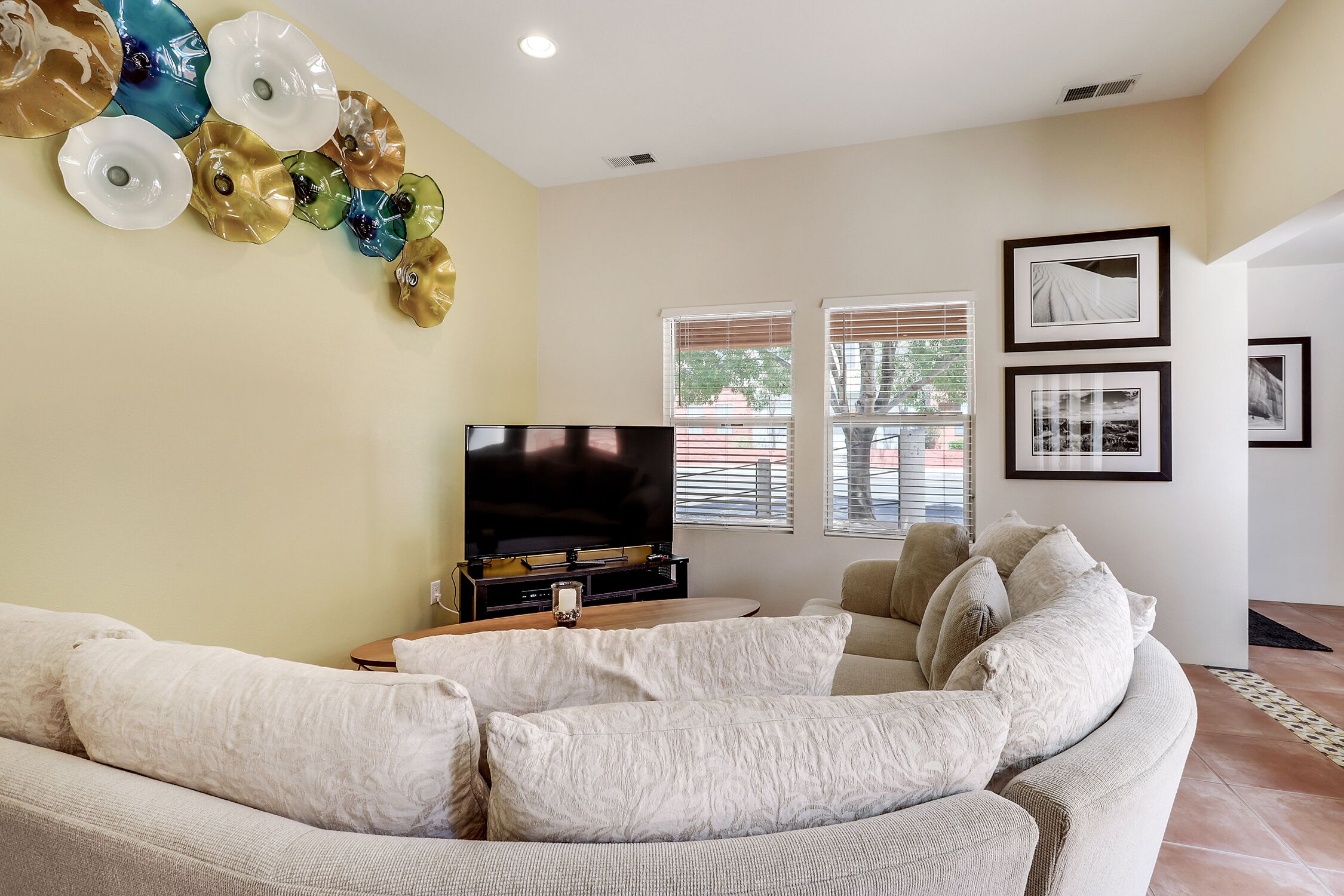 Prime Downtown Location, Steps To Zoo, Grocery, Century Rio 14, Restaurants - Albuquerque, NM