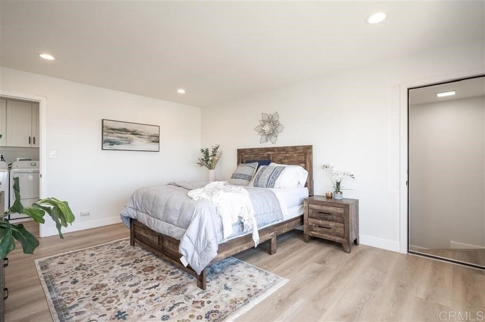 Spacious Ocean View Home Near Everything - Sunsets - Quiet Neighborhood - San Diego, CA