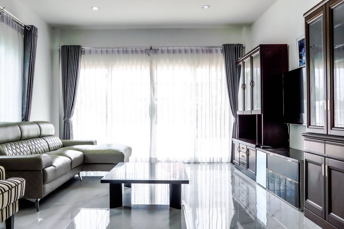 Casa Familiar (Entire Pool Villa 2) | Sala de estar | TV de ecrã plano, Netflix, serviços de streaming 