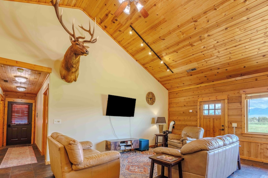 Yellowstone Crest · Yellowstone River Frontage - Montana