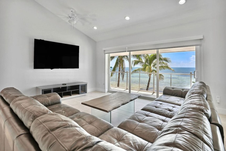 Palms Resort At Sugarloaf Beach - Main House - Florida Keys