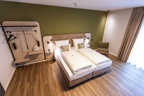 Quarto Duplo Standard | Roupa hipoalergénica, secretária 