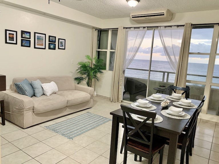 Pelican Beachfront Paradise - Rincón