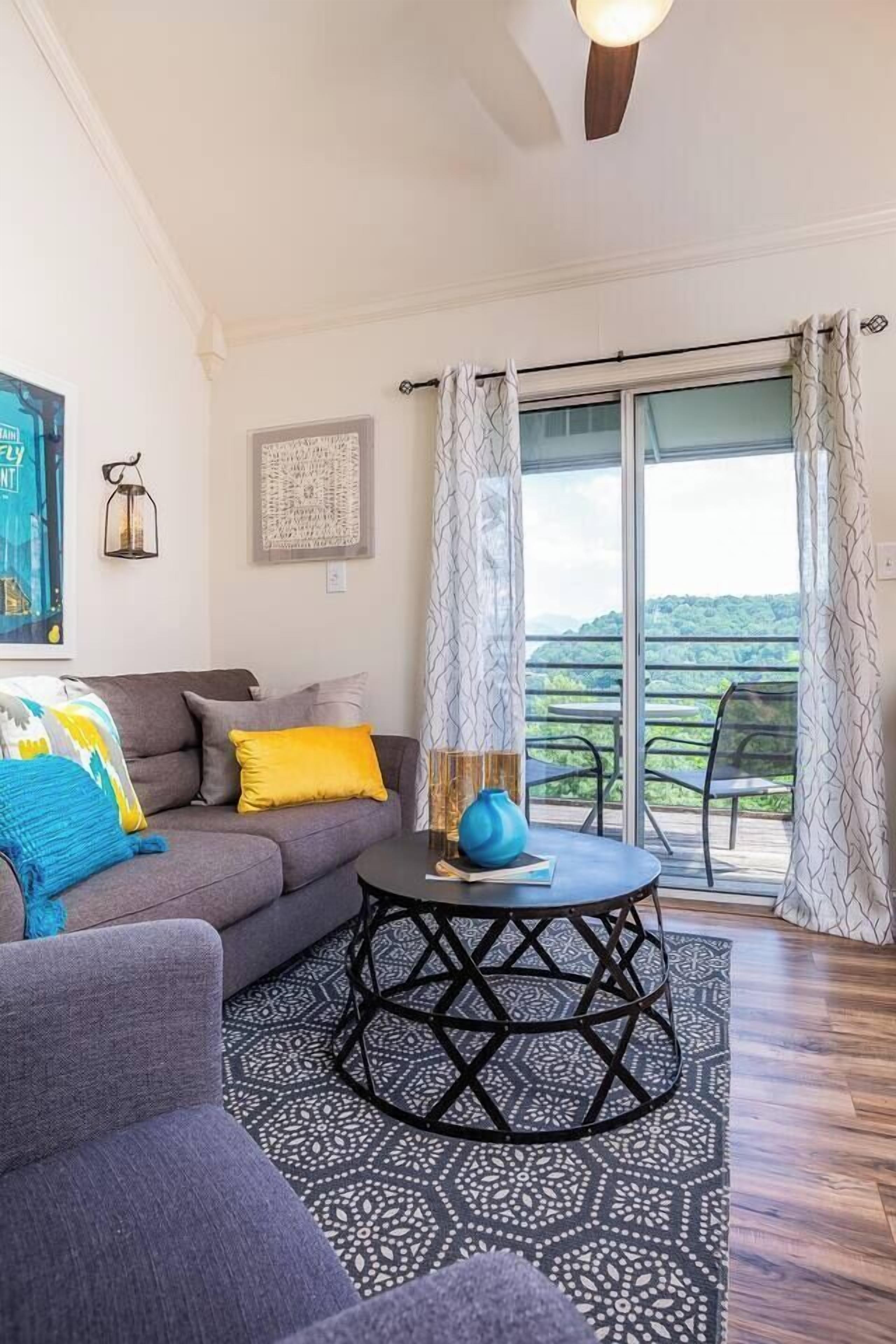 Fresh Country Cool - Studio With Loft For 4, Deck, Wifi, Pools - Tennessee