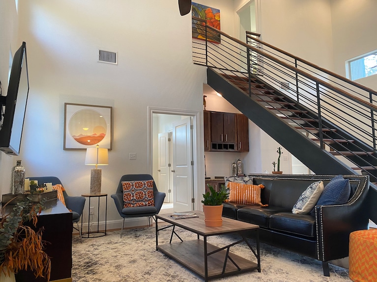 Lovely, Bright Modern House, Short Walk To Main Street, Private Pool! - Boerne, TX