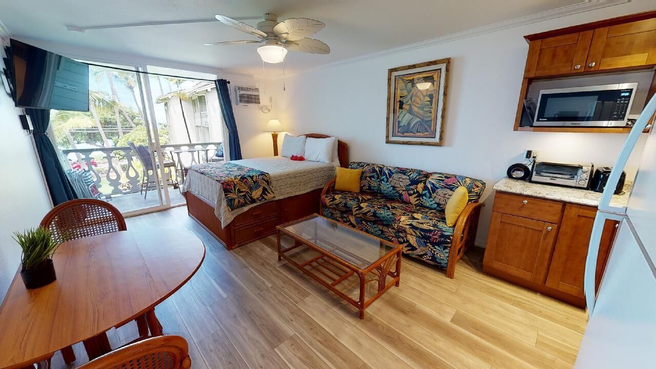 Oceanfr, Cozy 1br, 1q Bed + 1q Sofa Bed, Kitchen, Big Fridge, Center Of Action. - Kailua-Kona, HI