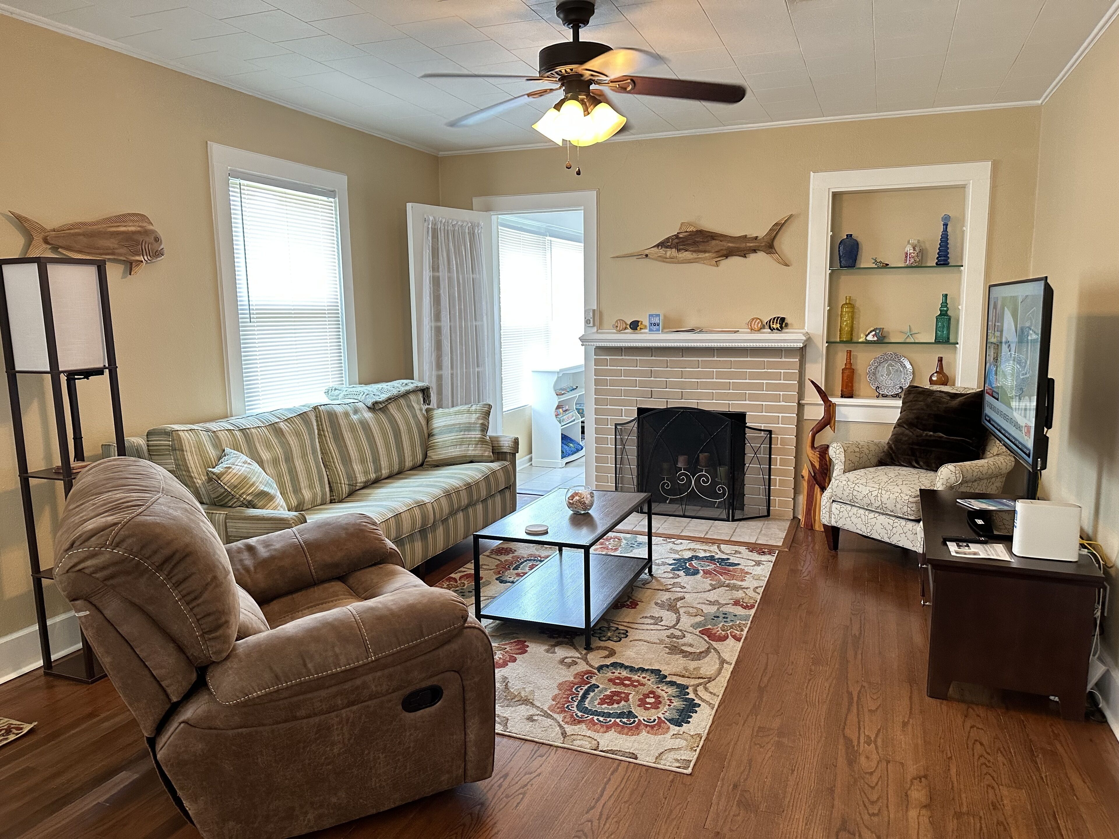 Calypso House -East Hill- Fantastic Location! 9 Miles To Beach! Dogs Welcome! - ペンサコラ, FL
