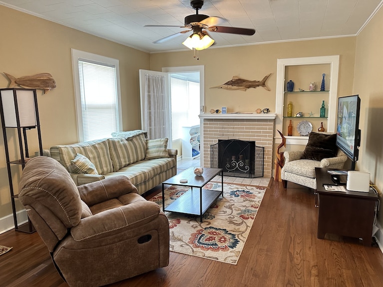 Calypso House -East Hill- Fantastic Location! 9 Miles To Beach! Dogs Welcome! - ペンサコラ, FL