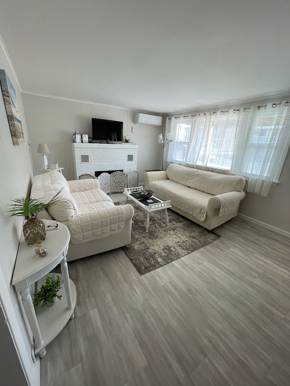 4 Houses To The Beach! Completely Renovated Duplex- 1st Floor- Walk To All! - Surf City, NJ