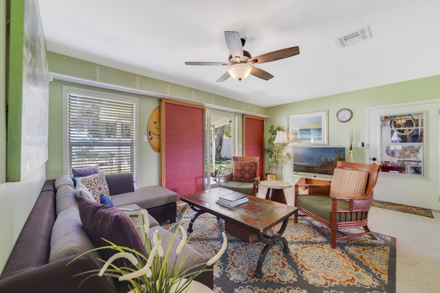 Beach & Resort Access - Pet Friendly W\/ Game Room & Fire Pit - Cocoa Beach, FL