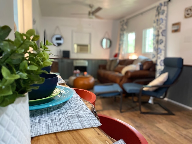 Little Bear Cottage-3 Blocks From The Lake! - Ohio