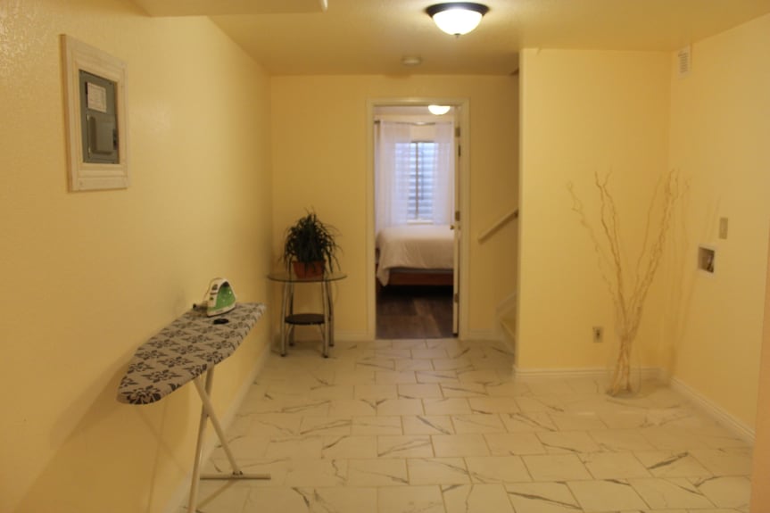 Beautiful New Basement - Aurora