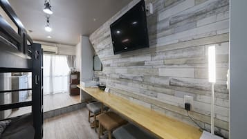 Apartamento, não fumadores (2F) | 1 quarto, secretária, Wi-fi grátis