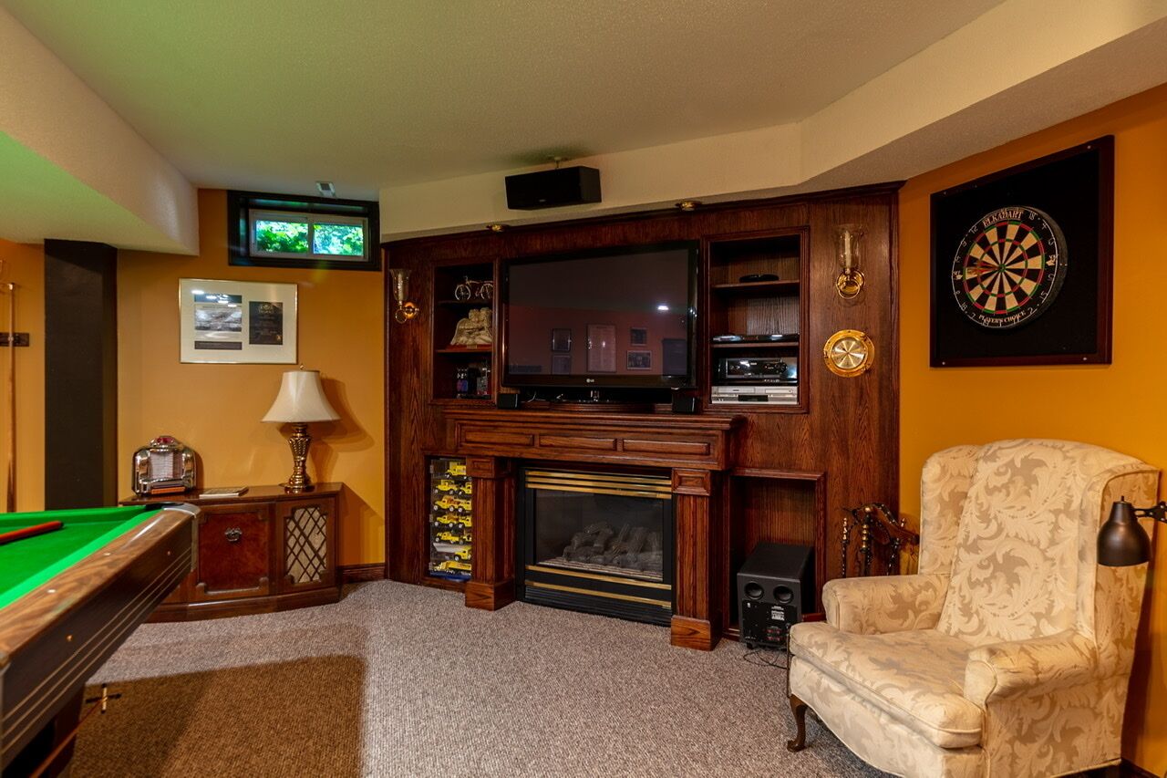 Large Quiet Estate Property In Beautiful Natural Surroundings. - カナダ ウィンザー