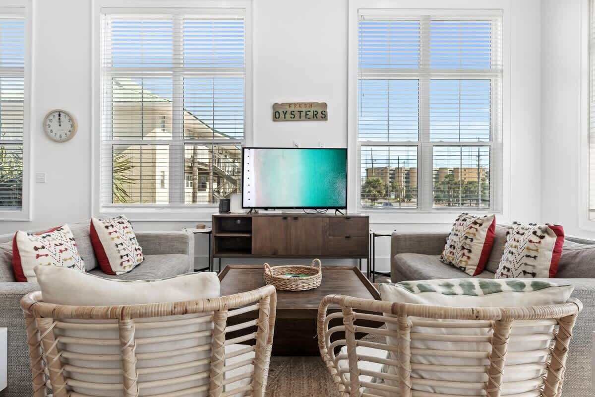 5 Br 4 Ba Private Pool  Pickleball Fun - Fort Walton Beach, FL