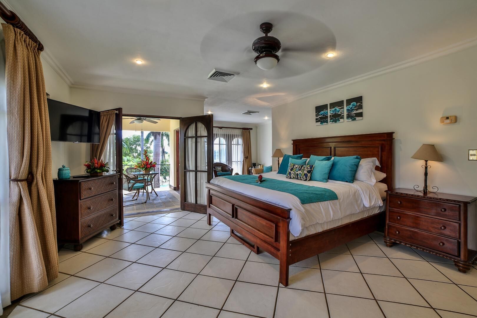 Casa, várias camas (Villa Tranquila) | 8 quartos, ferro/tábua de engomar, roupa de cama fornecida 