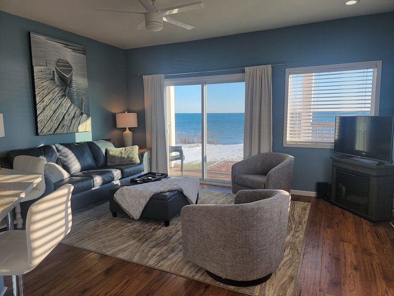 Islands View Condo- Waterfront - マカノー・アイランド, MI