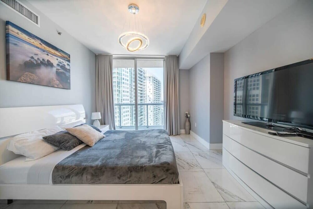 Luxury Ocean View, 2br Corner Unit At W Residence - マイアミ