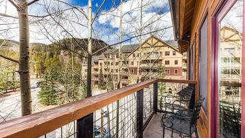 Apartamento (2 Bedrooms) | Sacada