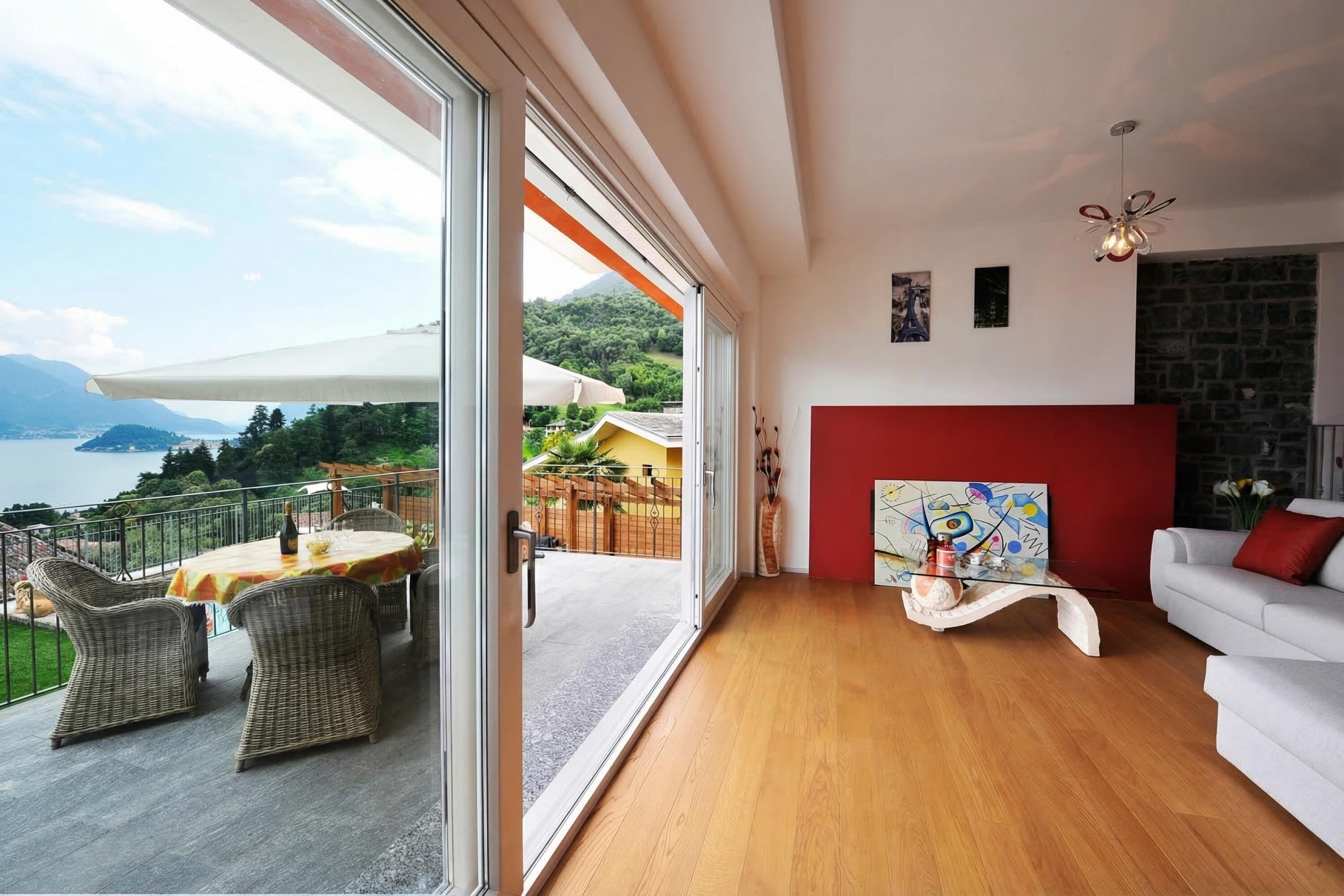 Casa geminada família, 3 quartos, micro-ondas, ao lado da montanha (Villa Bianca - Grande) | Área de estar | TV de tela plana, aparelho de som