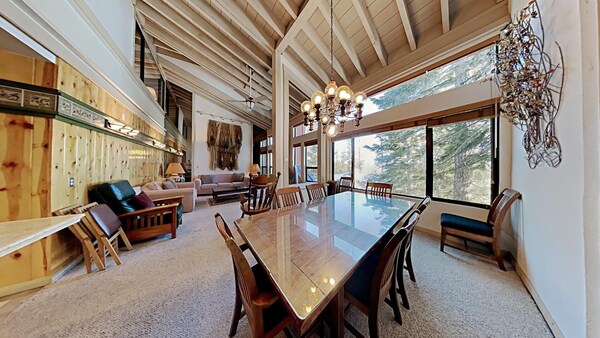 Comfortable 4 Bedroom Condo In The Heart Of The Resort By Redawning - Mammoth Lakes, CA