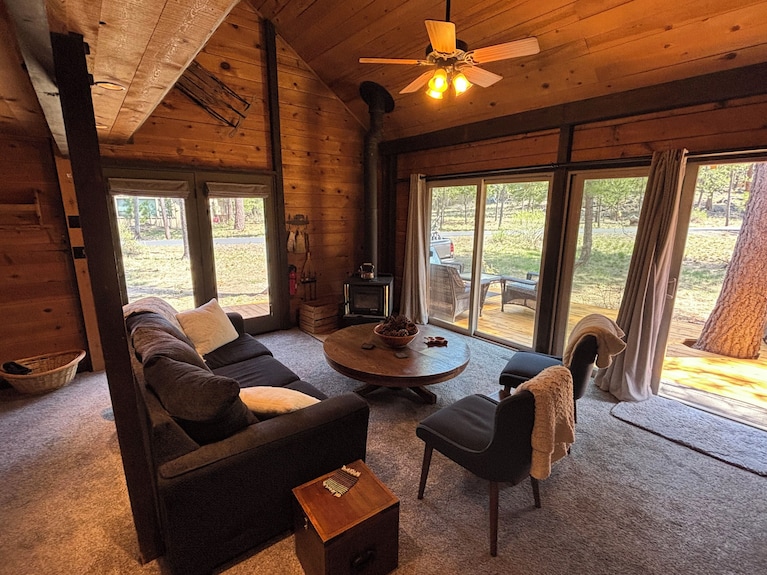Classic Cabin Near The River, Paths And Village - Oregon