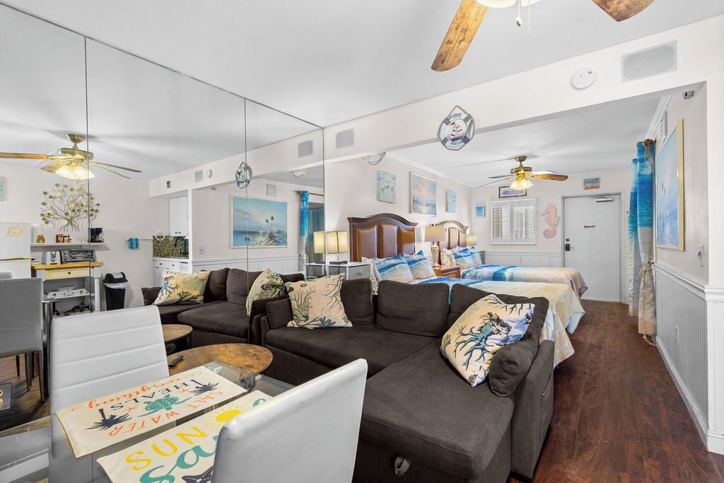 Waterside, Studio #21, Family Friendly, Close To Beach - Clearwater Beach, FL