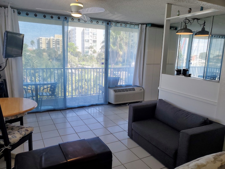 Waterview, Studio #20, Family Friendly, Close To Beach - Clearwater Beach, FL