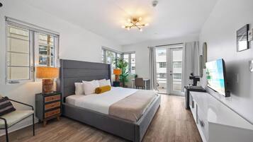 Estúdio luxo, 1 quarto | 1 quarto, quartos à prova de som, ferros/tábuas de passar roupa