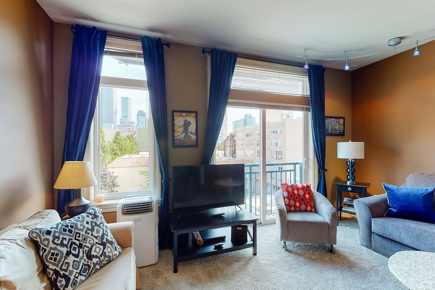 Amazing Downtown Studio W/shared Deck/full Kitchen/wifi Close To Everything - Seattle