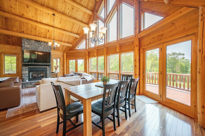 Log Cabin W/ Hot Tub, Game Room & Fire Pit - Deep Creek Lake, MD