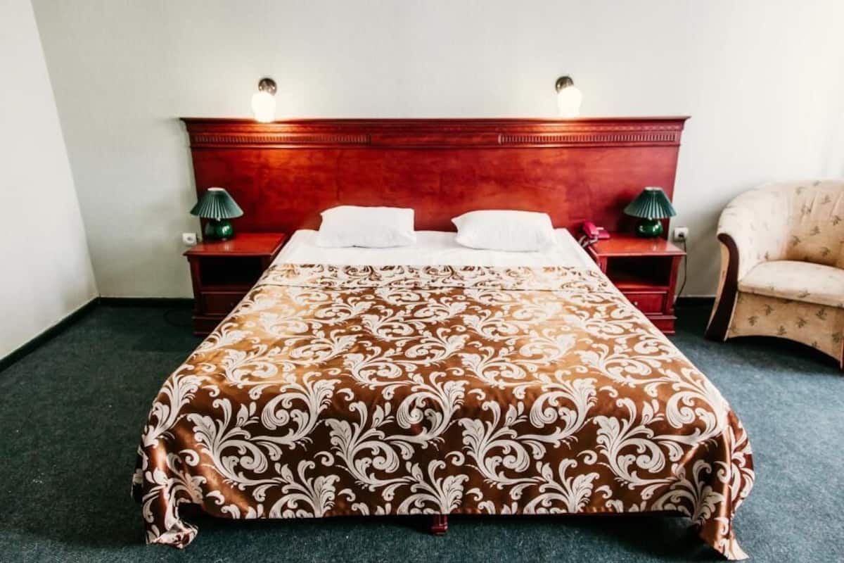 Quarto de Luxo | Minibar, secretária, Wi-fi grátis 