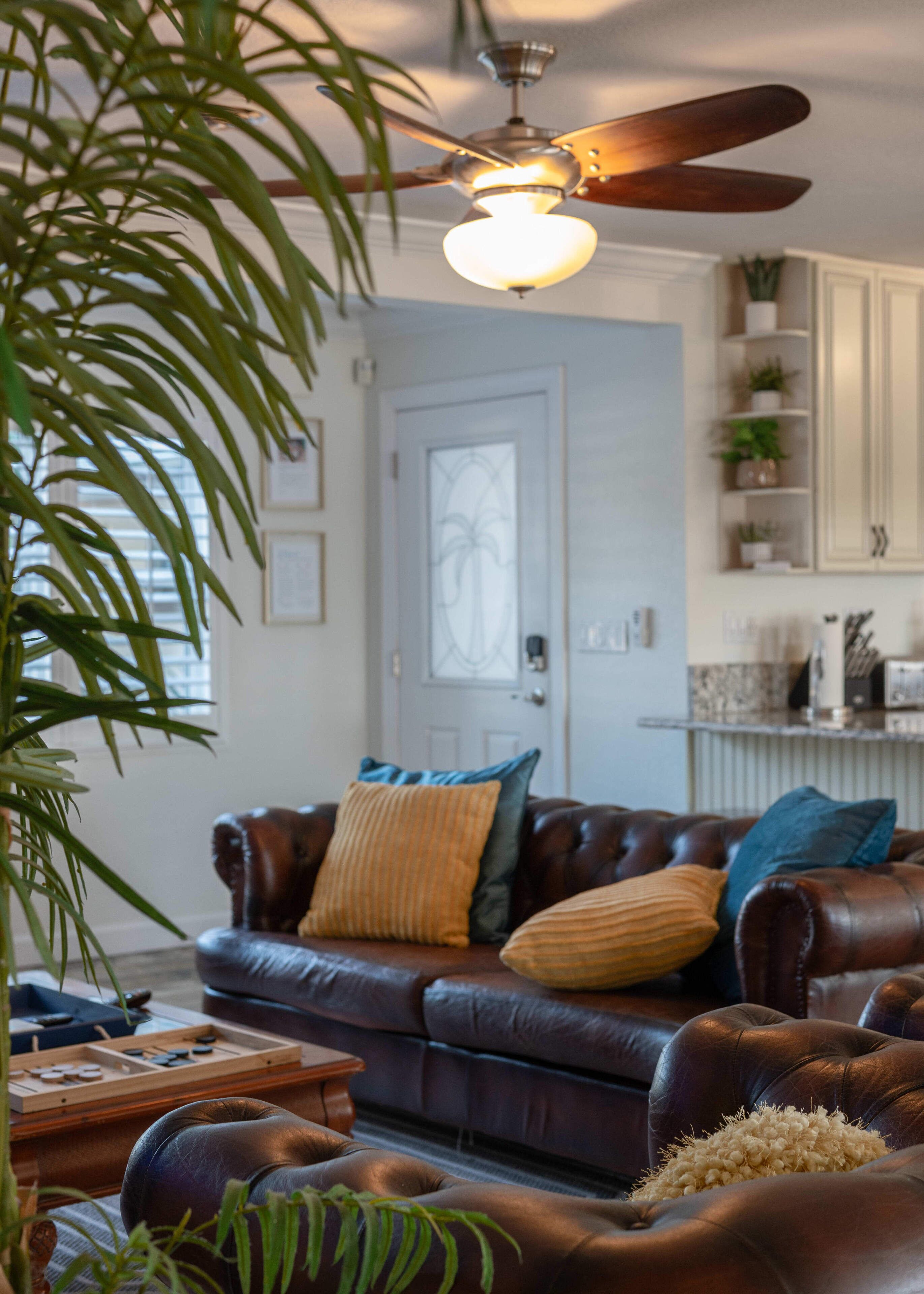 Retreat | Lake Hot Tub Paddle Boards Speakeasy - Maitland, FL