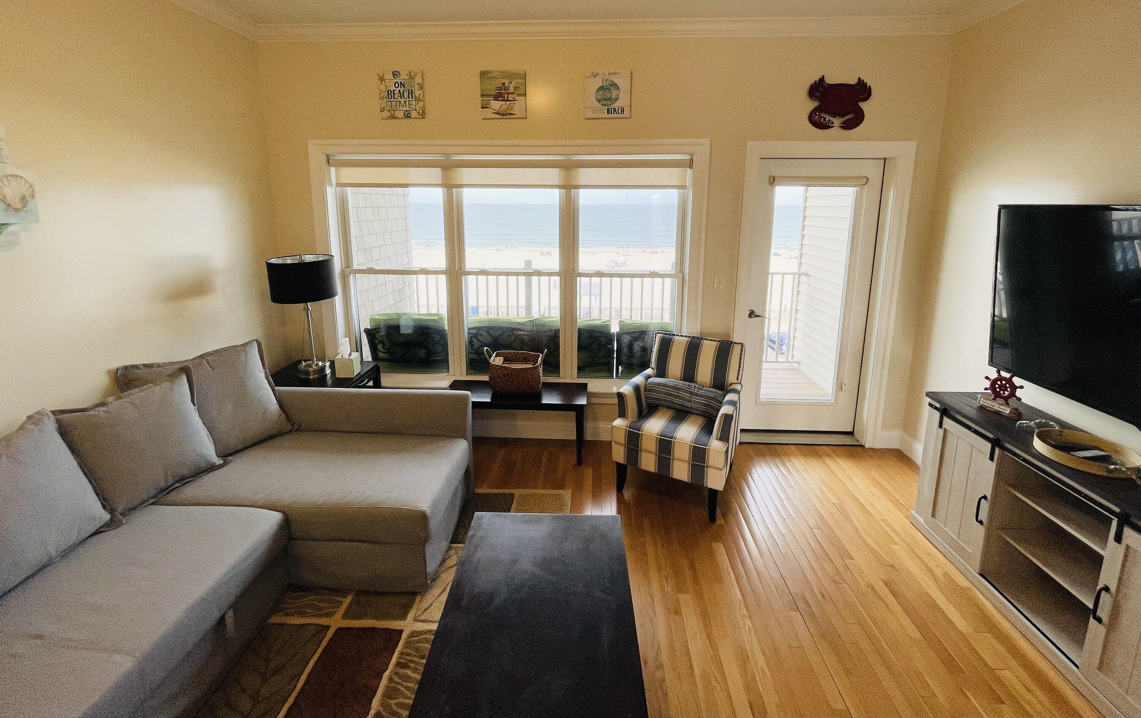 Ocean Front Pent House Beautiful Beach View Full Furnished Family Vacation Condo - Hampton Beach