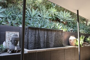 Mid-Century Modern, Zen Hideaway Hillside Home W/ Private Canyon View ...