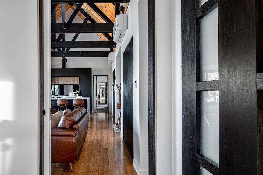 Deviot Boat House - Romantic, Absolute Waterfront - Tamar Valley