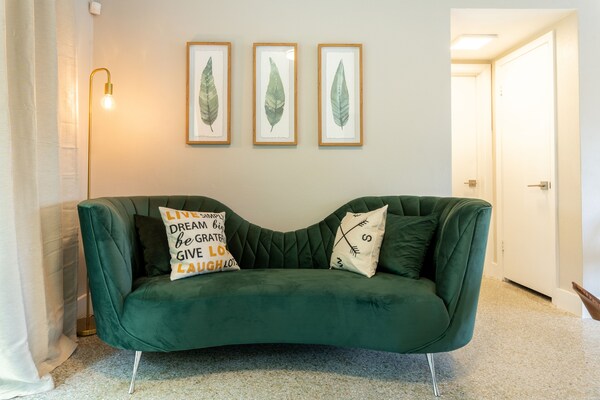 Chic 3/2 Mid‑century • 6 Min From Downtown - 윈터파크