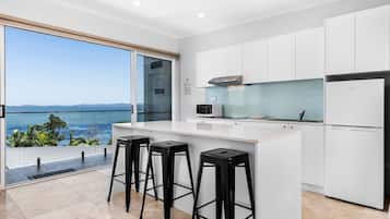 Penthouse Deluxe (Queen) | 2 quartos, ferro/tábua de engomar, Wi-fi grátis