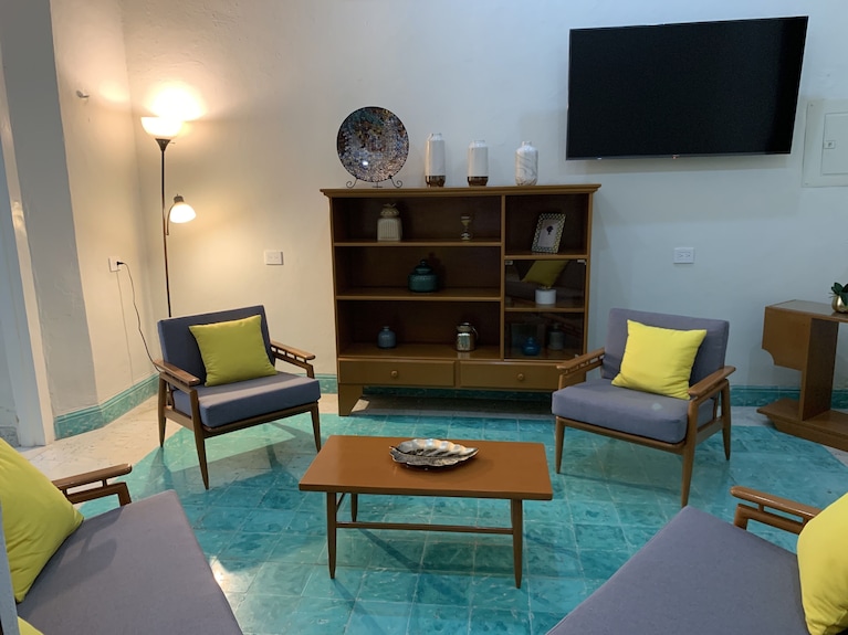 Casa Victoria - At Downtown Just 2 Blocks Away From De Main Street! - Cozumel