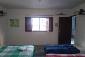 Quarto Quádruplo, várias camas | Wi-fi grátis, roupa de cama fornecida