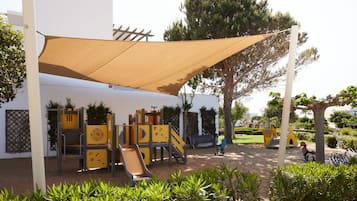 Área de recreio para crianças (ao ar livre)