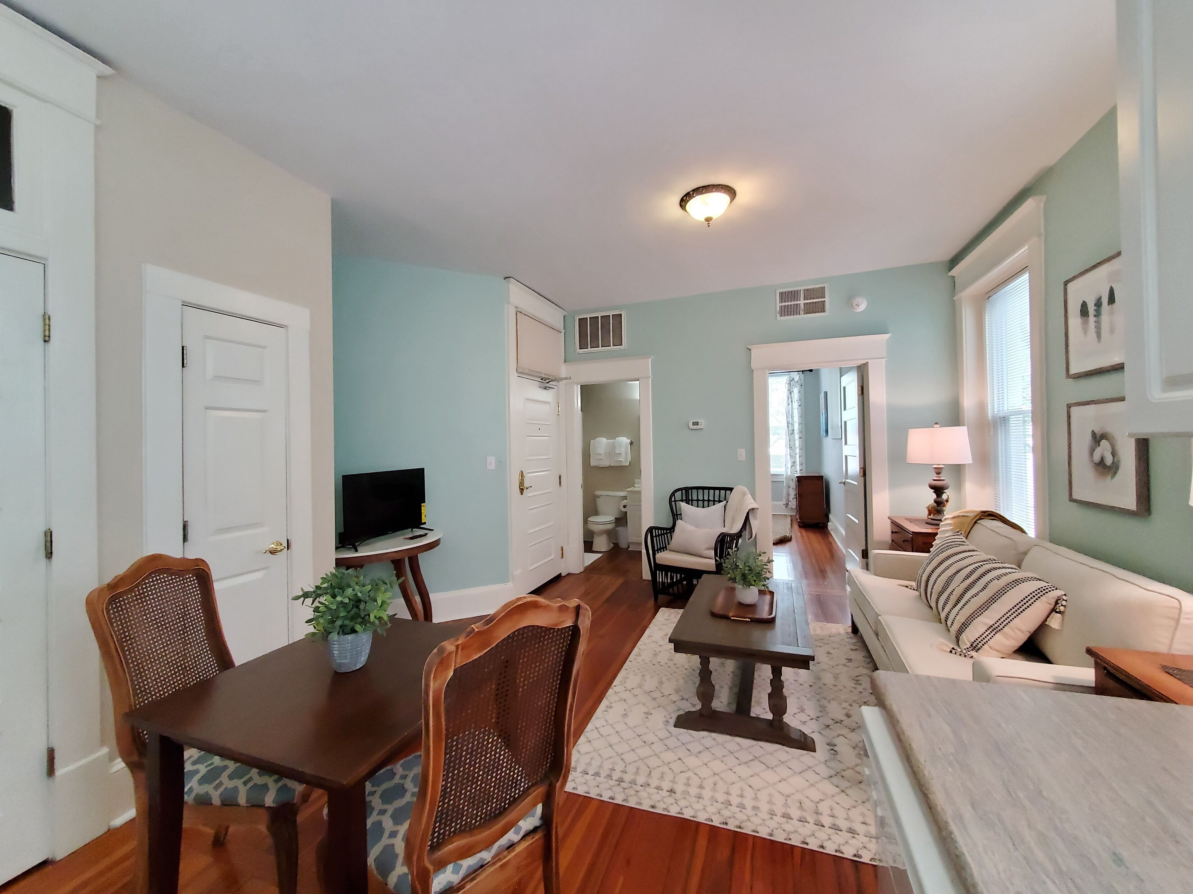 Historic Urban Downtown One Bedroom With Parking - 羅阿諾克