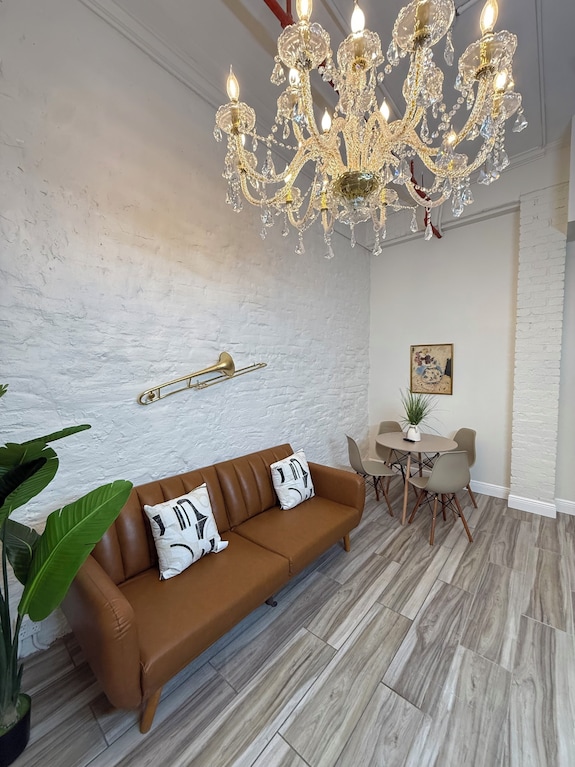 Historic Downtown New Orleans Loft 2 Minute Walk To French Quarter 2a - Chalmette, LA