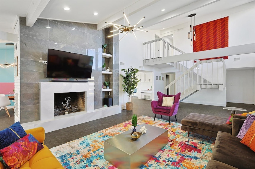 Posh 5-bd W Pool, Hot Tub, Cinema, Patio, Foosball - Cedar Hill State Park, Cedar Hill