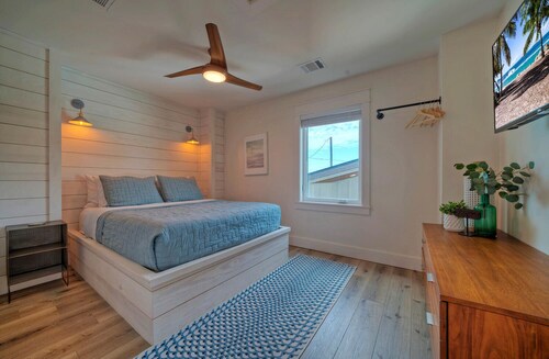 Third Sandbar-pool, Guest House, Near Beach - Port Aransas, TX