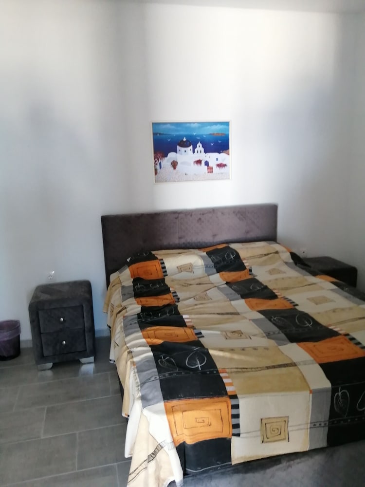 Santorini Sunrise Love - Santorini