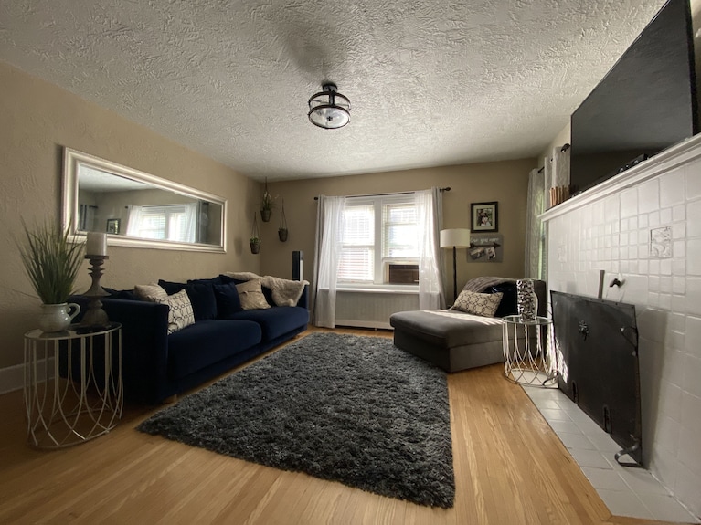 Cozy Convenient Lake Erie Home - Erie, PA