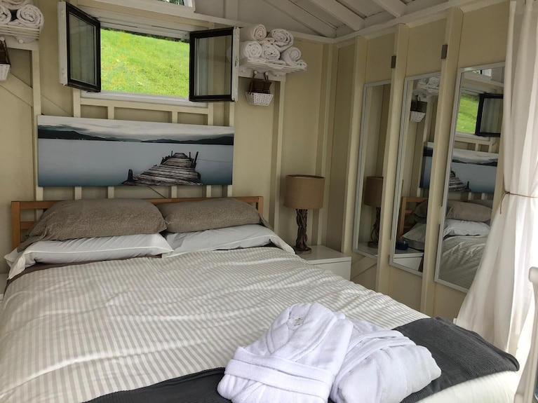 Glamping At The Cabana! - Ontario